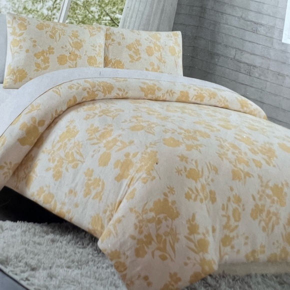 Rachel Ashwell | Bedding | Rachel Ashwell Yellow White Floral Duvet ...
